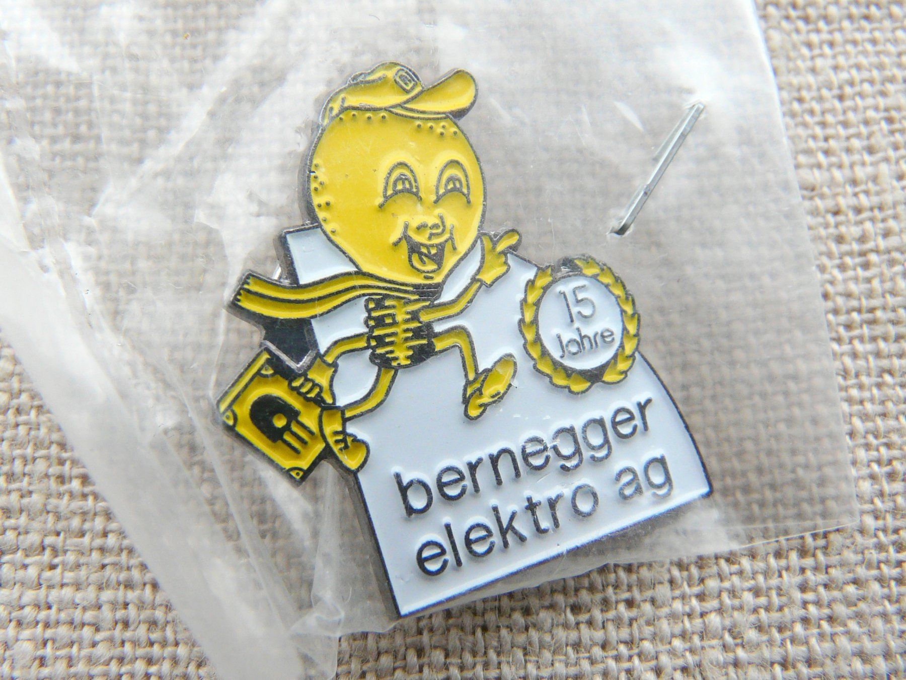 Bernegger Elektro AG 15 J. GL Glühbirne +Versand Pin M9F.55 (Neu und ...