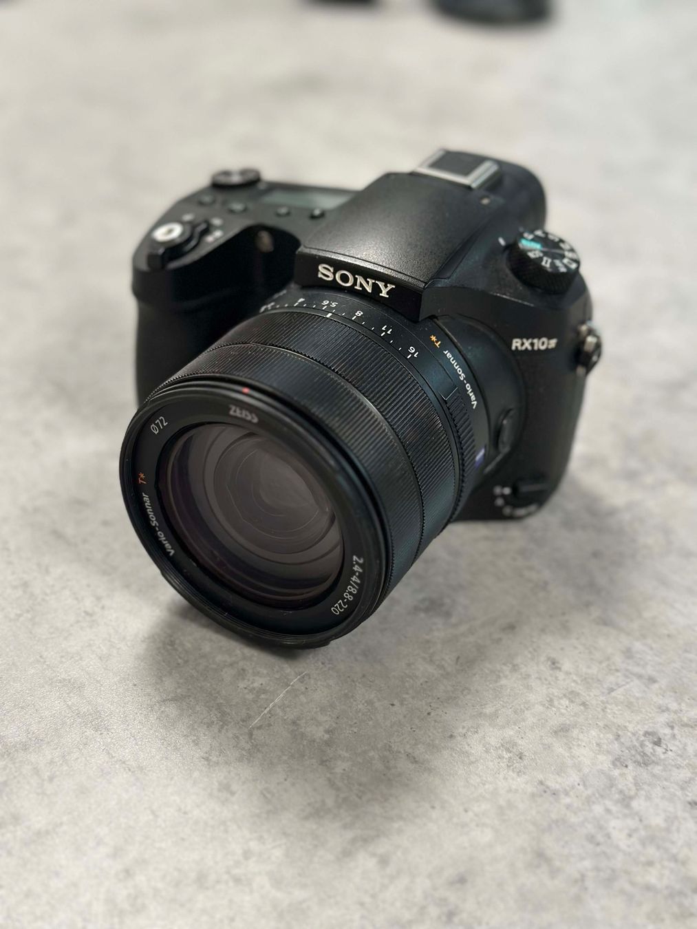Sony RX10 IV Bridgekamera Reisekamera 24-600mm Zoom (Gebraucht) in ...