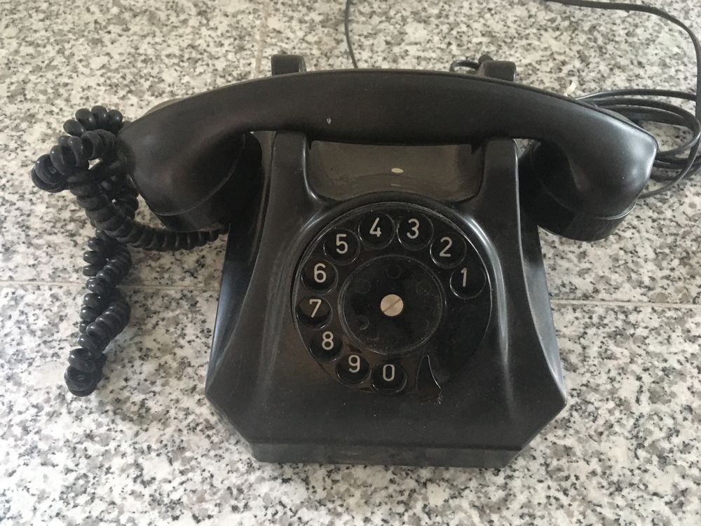 Antikes Bakelit Wahlscheibentelefon | Kaufen auf Ricardo Antikes Bakelit Wahlscheibentelefon | Kaufen auf Ricardo