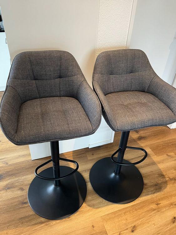 Barstühle, höhenverstellbare x 2 – sehr guter Zustand (Gebraucht) in ...