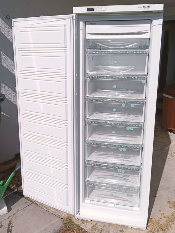 Gefrierschrank Miele 305 Liter No Frost (Gebraucht) in Beinwil am See für CHF 400 – nur Abholung ...