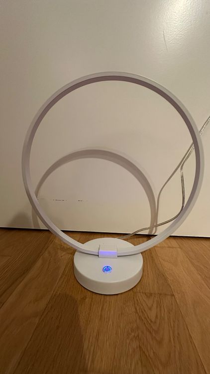 Modern LED Ring Table Lamp | Kaufen auf Ricardo