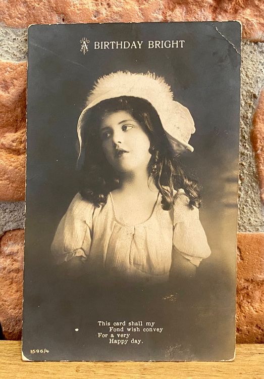 1915 - Antike Foto AK Kind - Mädchen mit Hut aus England (Gebraucht) in Root für CHF 1 – mit ...