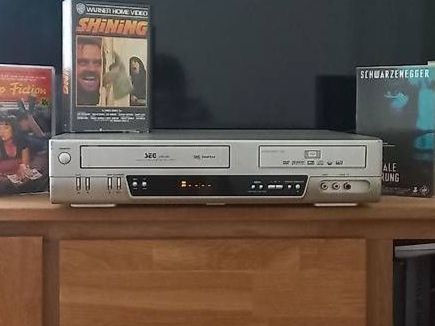 SEG VHS und DVD Player - Läuft einwandfrei (Gebraucht) in Binningen für ...