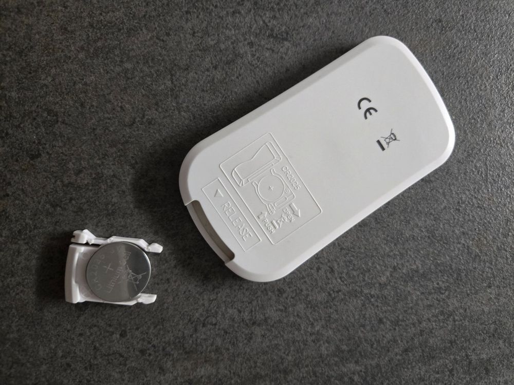 3x LED Glühbirnen E27 RGB + Warmweiß mit Fernbedienug (Gebraucht) in ...