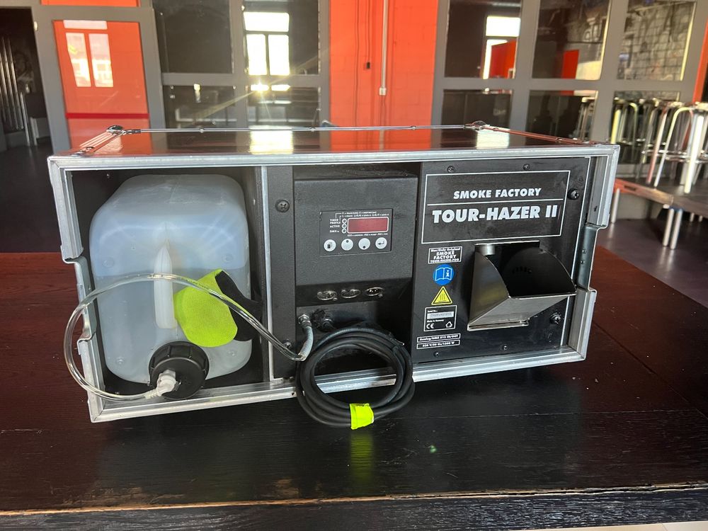 Smoke Factory Tour Hazer II inkl. Flightcase braun (Gebraucht) in Stäfa ...