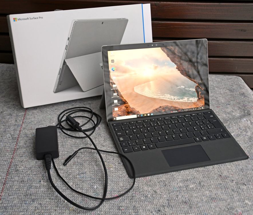 Surface Pro 4, Intel i5, 16GB RAM, zeitweise brummend (Gebraucht) in ...