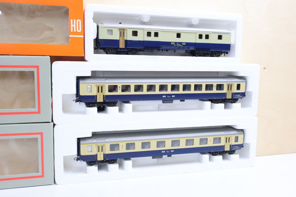 Lima 3 x BLS Personenwagen Set - H0 schöne Modelle (Gebraucht) in ...