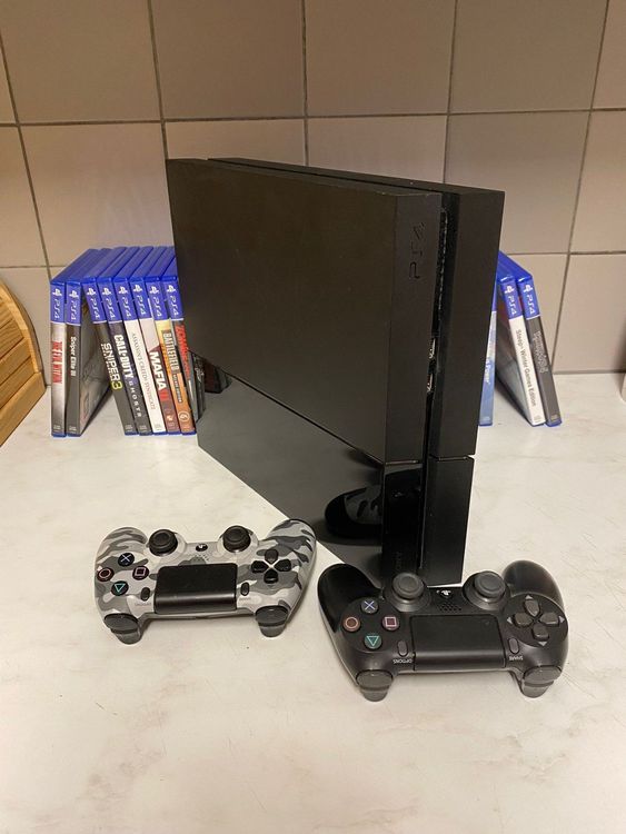 Playstation 4 inkl. Games + 2 Controller | Acheter sur Ricardo