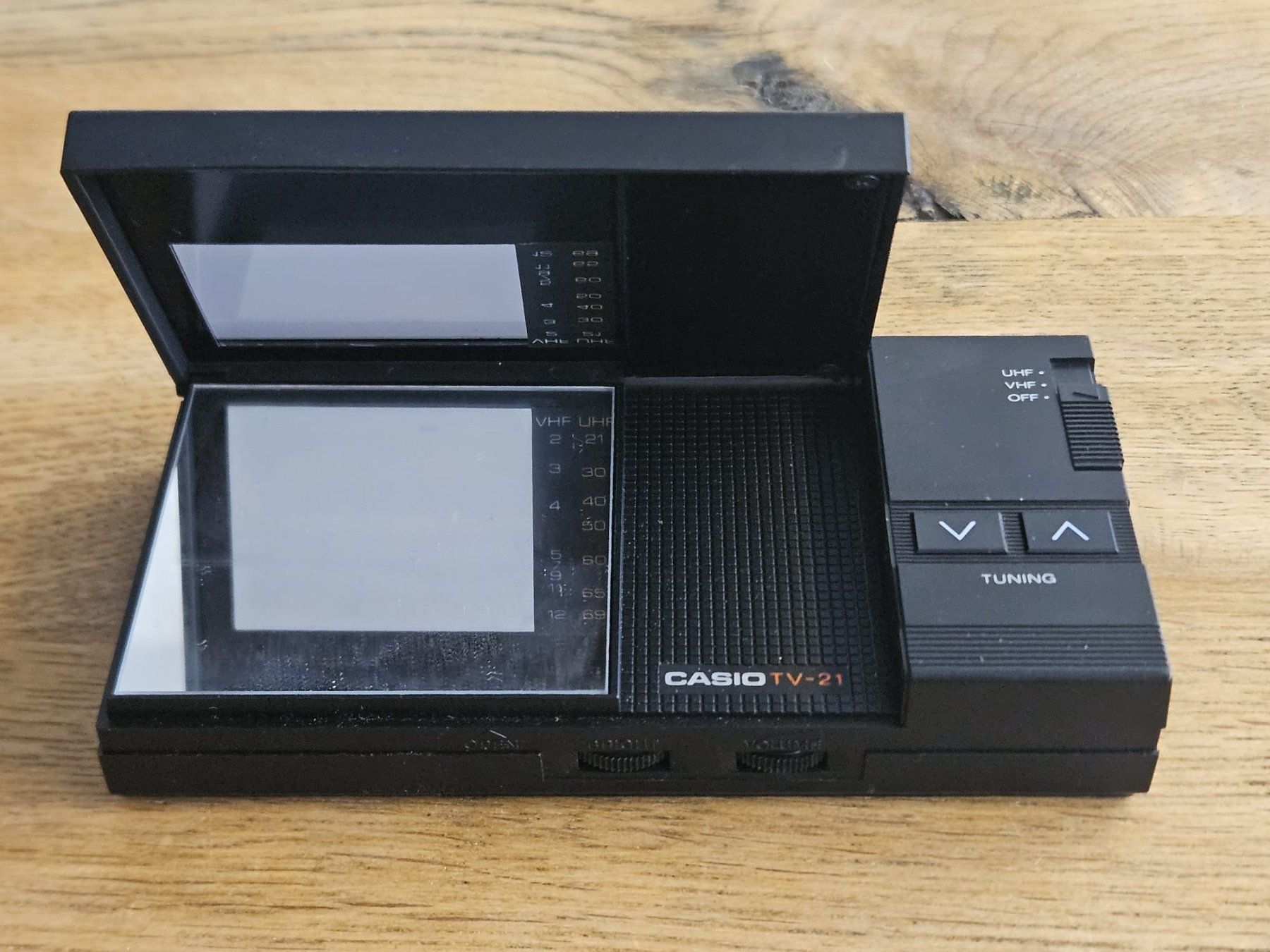 Casio TV-21 Pocket Television Vintage – ungetestet (Gebraucht) in Birr ...