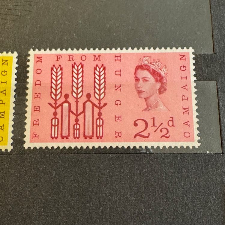 2 British “Freedom from Hunger” Stamps 1963, Queen Elizabeth (Gebraucht ...