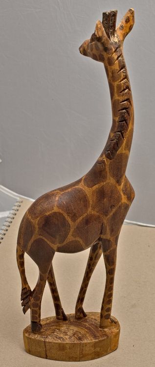 Afrikanische handgeschnitzte Giraffe aus Holz (Neu (gemäss Beschreibung)) in Reinach BL für CHF ...