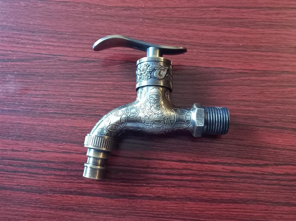 Wasserhahn im Retro Stil für Terrasse/Garten (Neu und originalverpackt) in Bremblens für CHF 21 ...