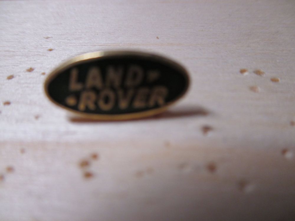 Land Rover Pin (Neu (gemäss Beschreibung)) in Felsberg für CHF 0.5 ...