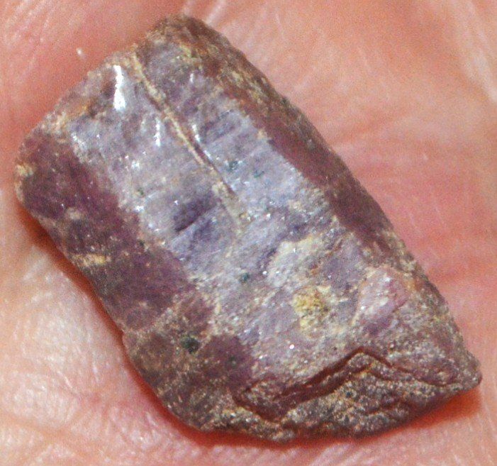 Mineralien L-6367 – Roter Korund roh Rubin – 5,40 Gramm (Neu und ...