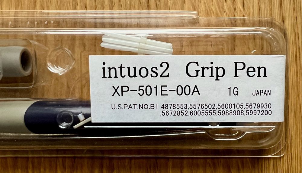 WACOM Intuos Airbrush unbenutzt mit 2 x Grip Pen in OVP (Neu und ...
