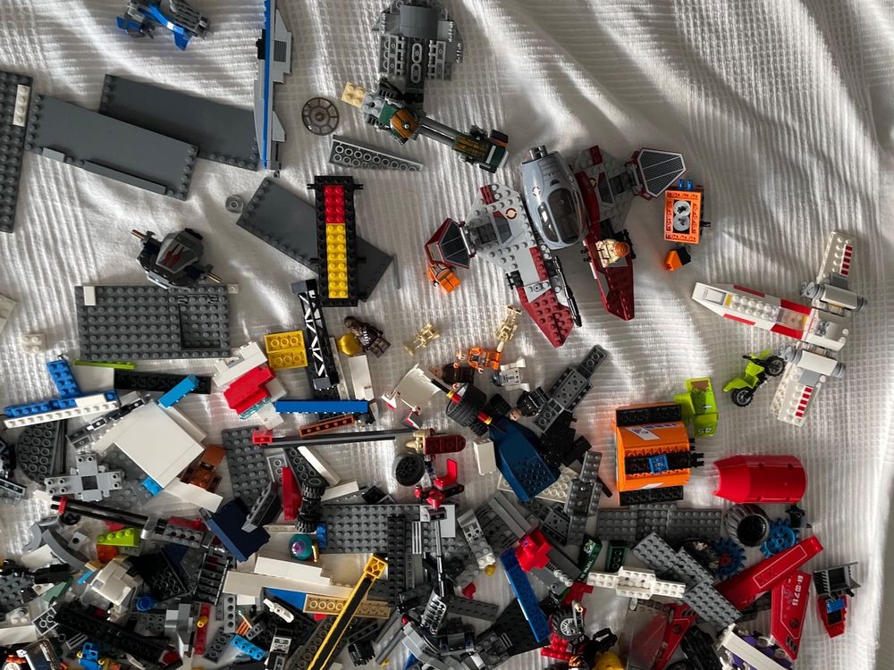 7kg Legos mit Minifiguren ab 1.-! Ohne Anleitungen | Kaufen auf Ricardo