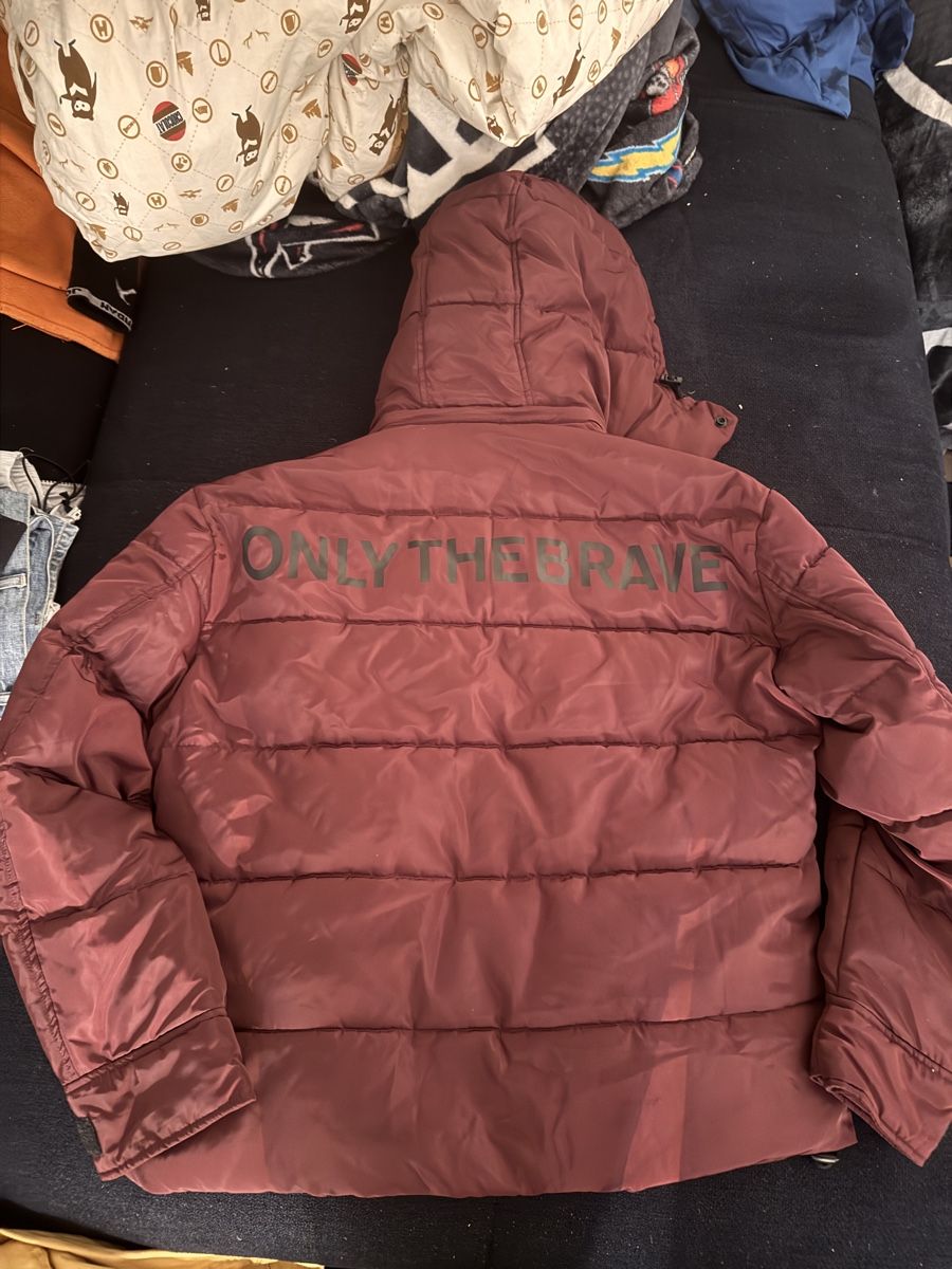 Warme Winterjacke von Diesel, Farbe Bordeaux, Grösse L (Gebraucht) in ...