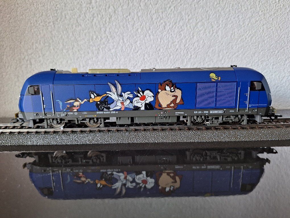 Märklin Digital HO 36847. Locomotive "Looney Tunes " (Neu und ...