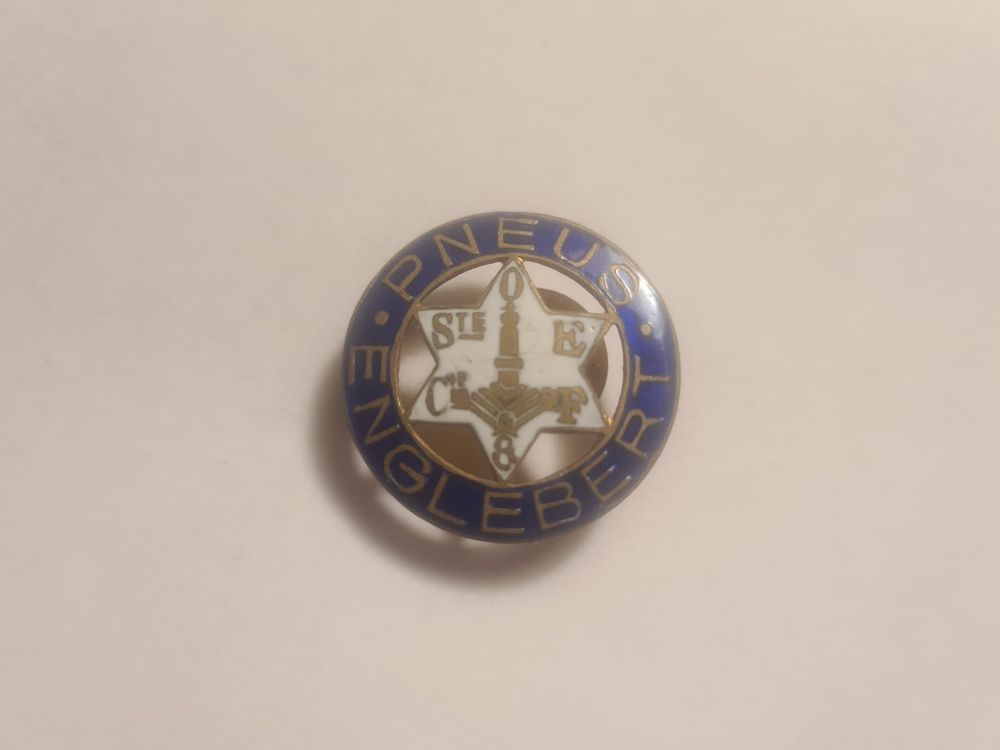PNEUSS ENGLEBERT BADGE BOUTONNIERE OLDTIMER RARE (D'occasion) à ...