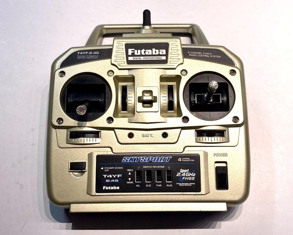 Futaba 4yf 2,4 G FHSS radiocommande RC mode 2 (Gebraucht) in Lausanne für CHF 9 – mit Lieferung ...