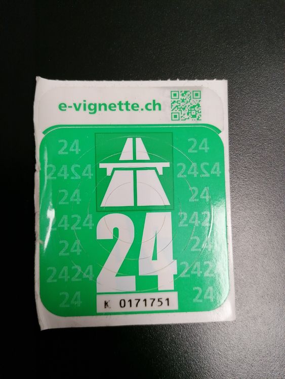 Autobahnvignette 2024 (Neu und originalverpackt) in Hombrechtikon für CHF 35 – nur Abholung auf ...