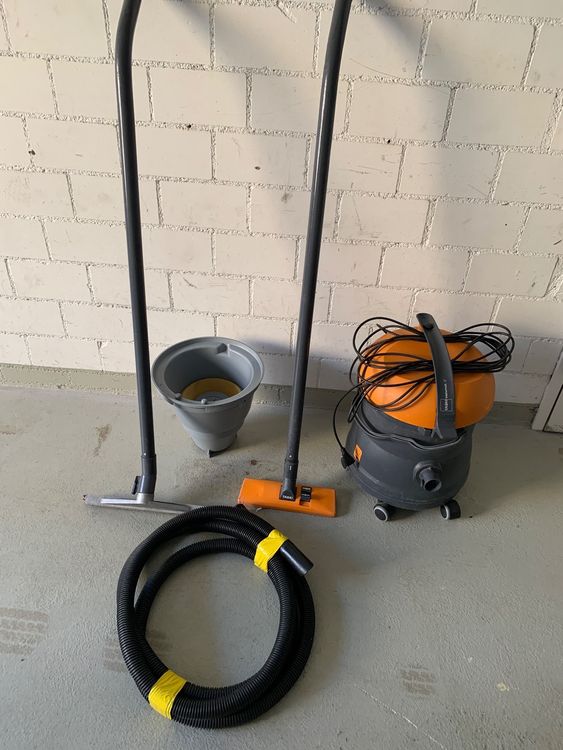 Taski vacumat 12 Nass/Trockensauger Full Set läuft (Gebraucht) in ...