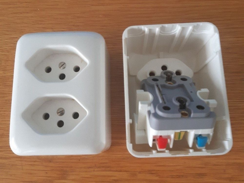 Steckdose 230V Typ 13 AP 2-fach (Neu (gemäss Beschreibung)) in ...