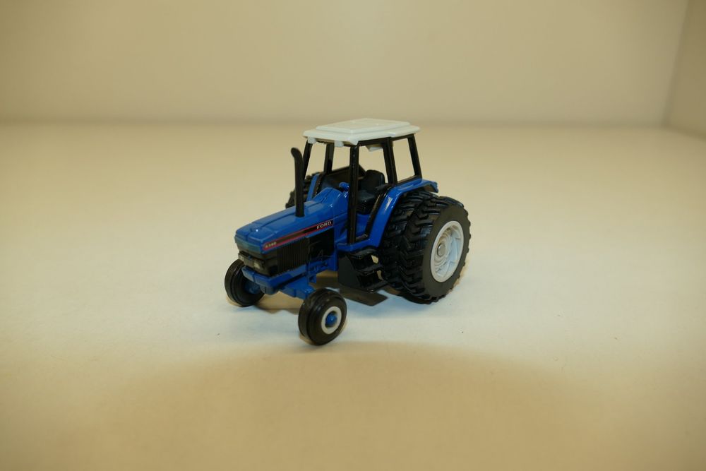 ERTL Metallmodel: Ford 8340 Traktor (Neu (gemäss Beschreibung)) in ...