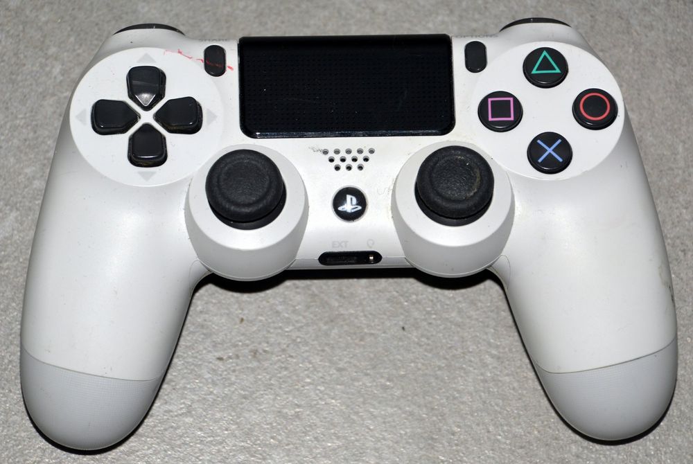 Controller Sony PS4 contrôleur (Gebraucht) in Collonges für CHF 30 ...