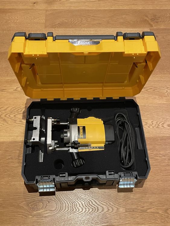 Dewalt Oberfräse DW615 mit 1000W Motor+10X NEUEN Fräser dazu (Gebraucht ...