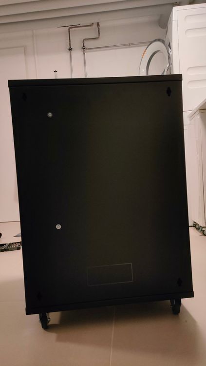 Serverschrank / Rack 15HE Schwarz mit Räder oder Wandmontage | Kaufen ...