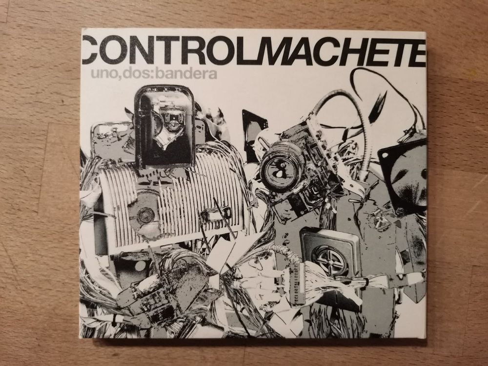 Control Machete / uno, dos: bandera (Gebraucht) in Biel / Bienne für ...