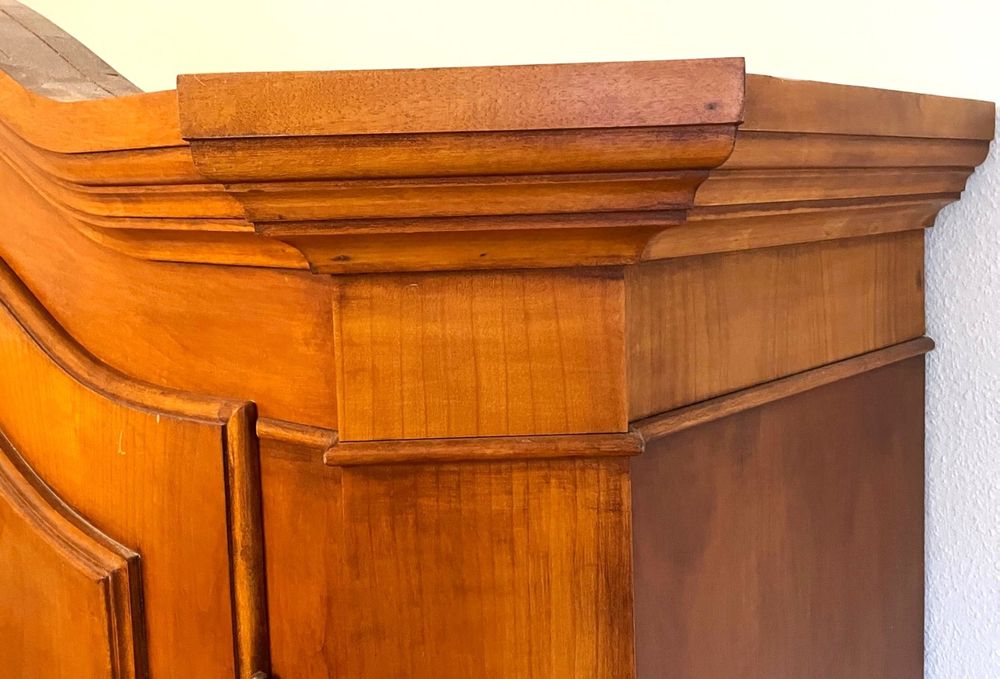 Bodensee-Schrank aus Kirschbaumholz (Gebraucht) in für CHF 100 – nur ...