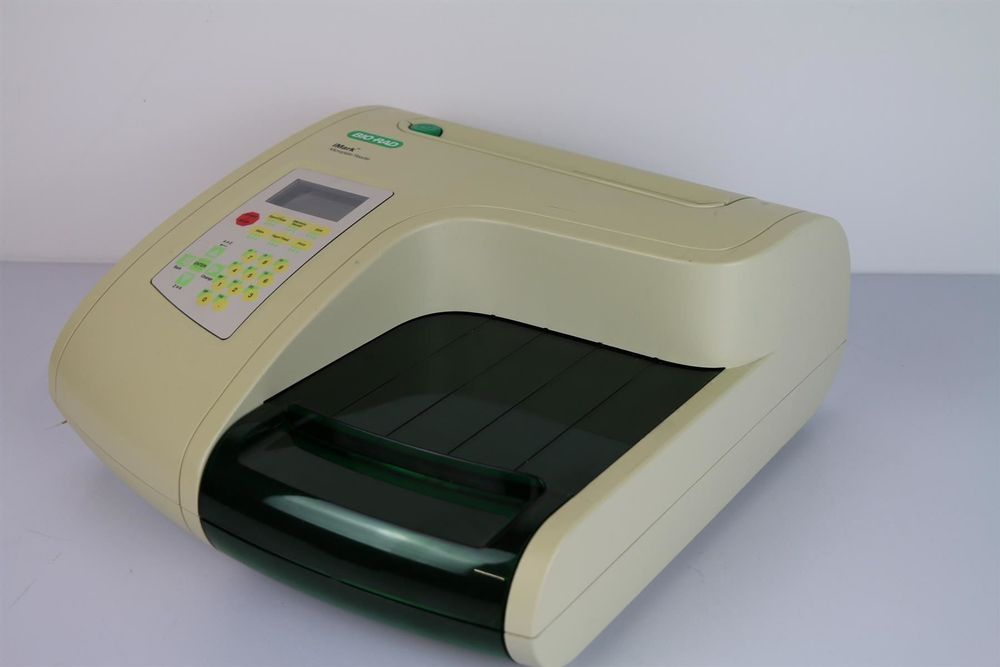 Biorad iMark Absorbance microplatereader (Gebraucht) in Hölstein für ...