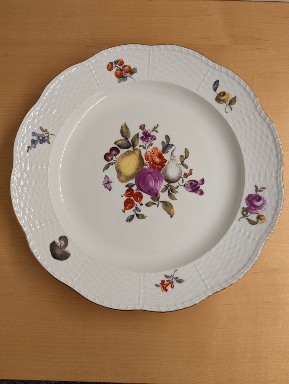 Prunkteller Obst & Pilze Relief-Rand Goldstaffage (Gebraucht) in ...