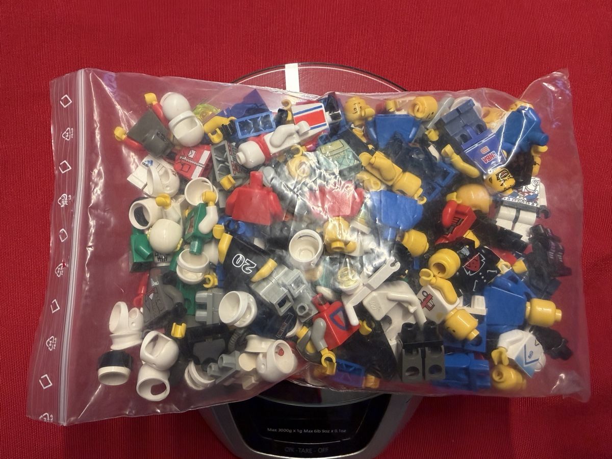 Grosses Lego Figuren Bundle, 208g, zum Schnäppchenpreis! (Gebraucht) in ...