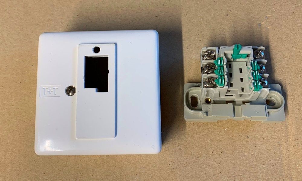 Feller Reichle T+T TT83 Telefon Steckdose UP (Gebraucht) in Lodrino für ...