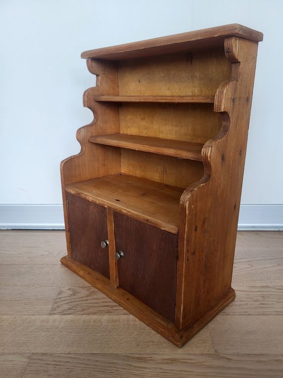 süsse kleines Holz-Vitrine/-Regal, ältere Handarbeit, H39cm (Gebraucht ...
