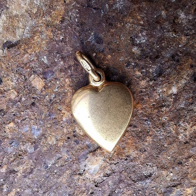 Coeur en or (Gebraucht) in Echandens für CHF 168 – nur Abholung auf ...