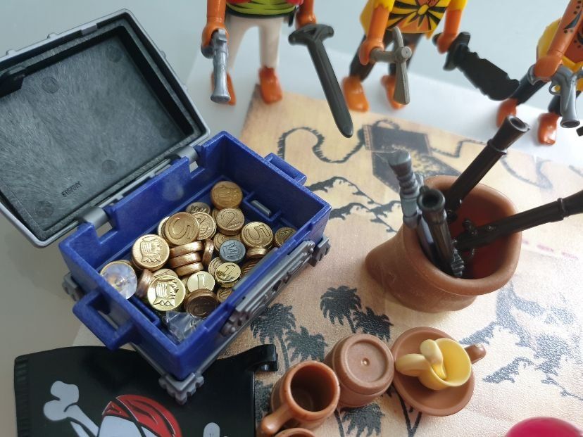 Playmobil - 5 Piraten, Kanone, Schatz, Orca, Waffen (Gebraucht) in ...