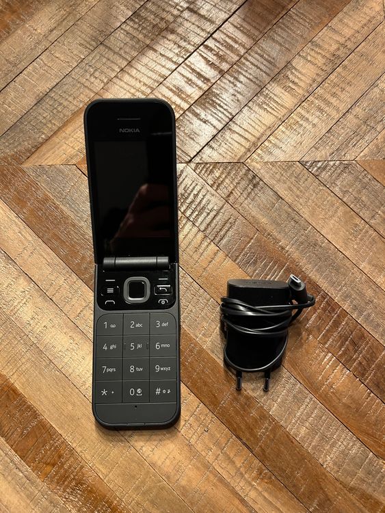 Nokia 2720 Flip - Klapphandy Klassiker für Retro-Fans! (Gebraucht) in ...