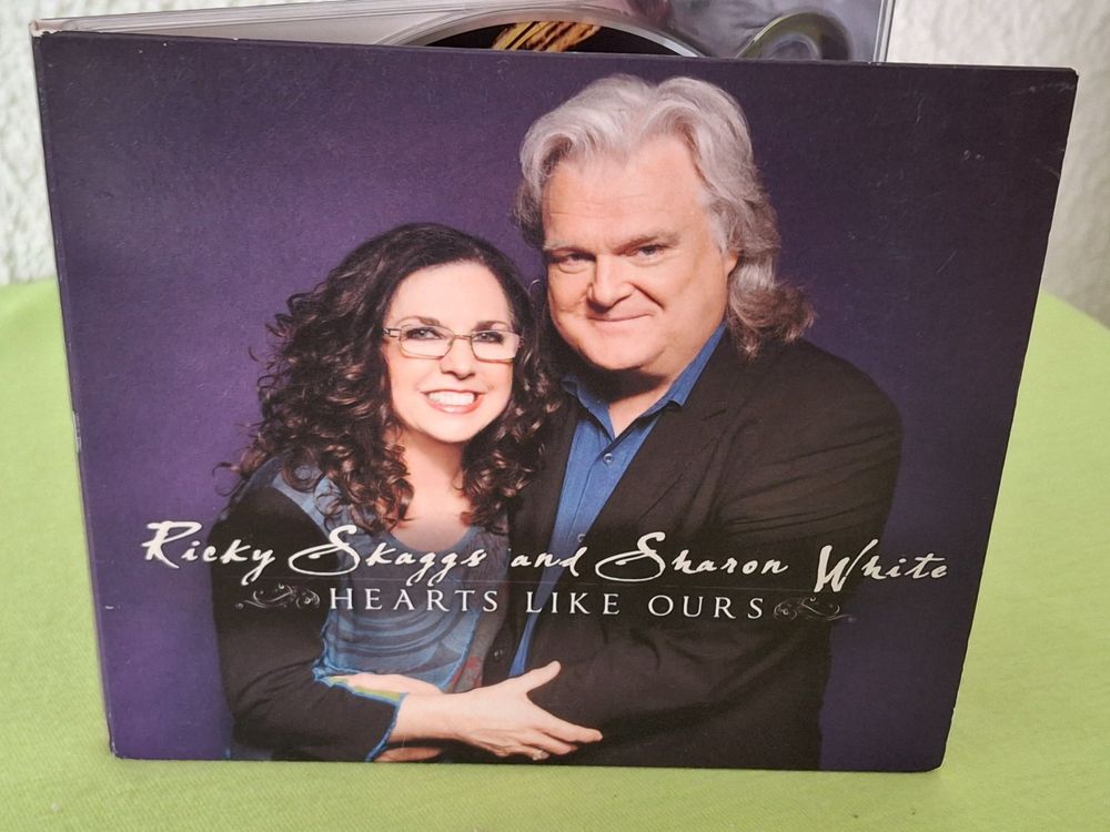CD Ricky Skaggs & Sharon White: Hearts Like Ours/ Bluegrass (Gebraucht ...