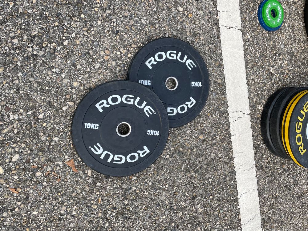 Rogue bumper plates pair of 10kg and 20kg (Gebraucht) in Neuchâtel für ...