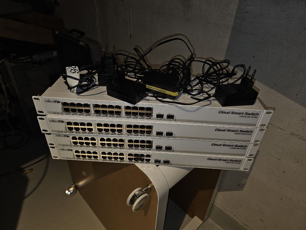 4 x Mikrotik CSS326 - Switch mit 10GB Uplink SFP+ Ports (Gebraucht) in ...
