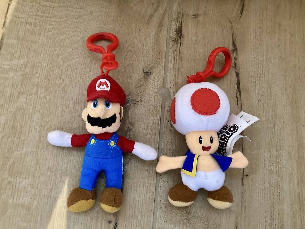 Peluche DK, P. Yoda e portachiavi S. Mario e toad (Usato) a Losone per ...