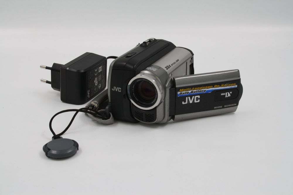 JVC GR-D822E Digitale Videokamera (23092603) | Kaufen auf Ricardo