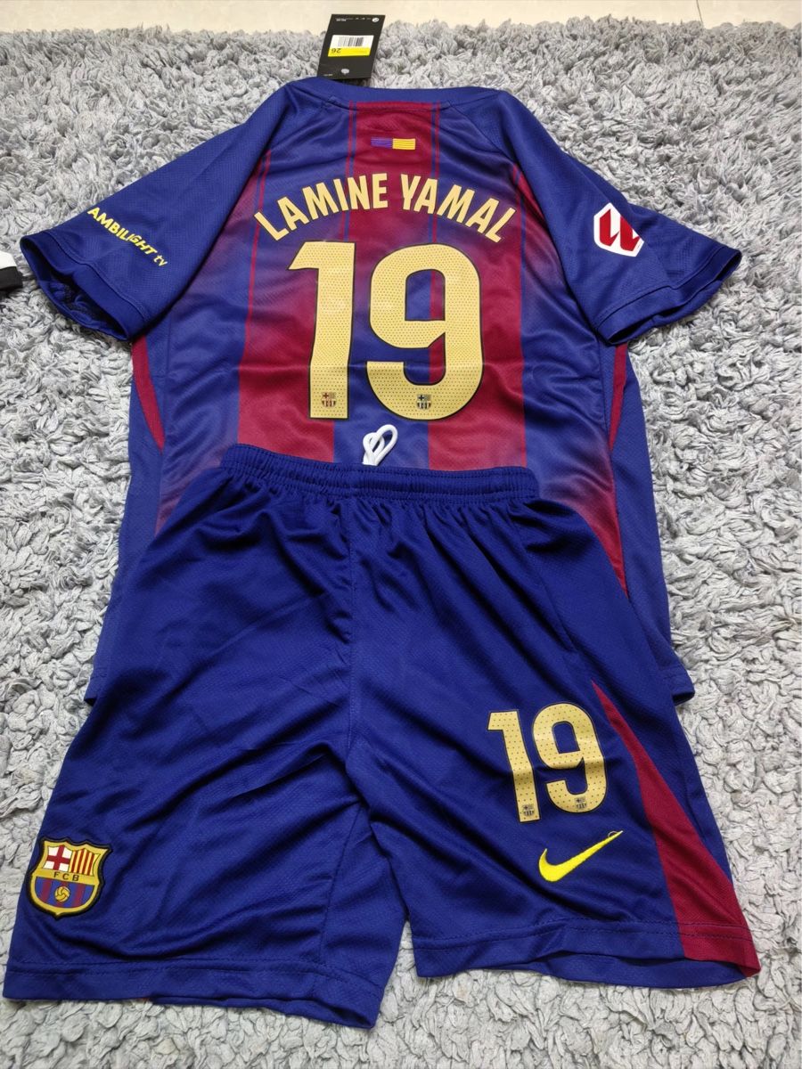 FC Barcelona Kit Lamine Yamal #19 - Grösse L Neu! (Neu und originalverpackt) in Mellingen für ...
