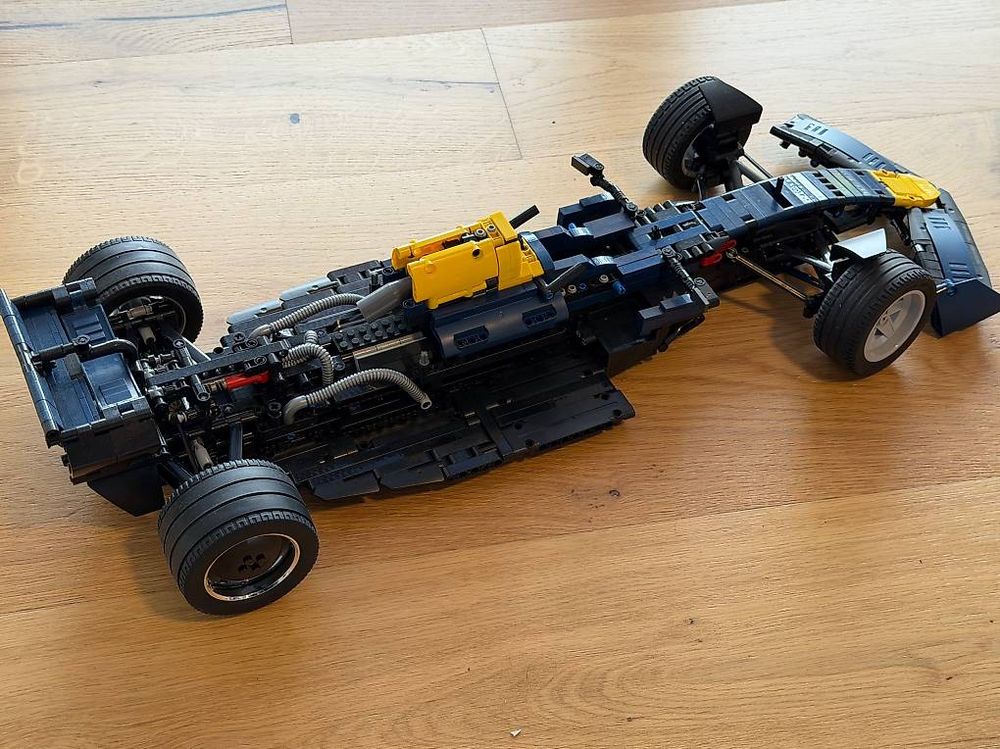 MOC-104269 Red Bull F1 RB18 1:8 Scale Klemmbausteine (Gebraucht) in ...