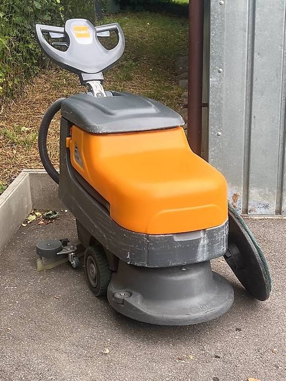 Taski swingo 455 scheuermaschine( wetrok cleanfix numatic) (Gebraucht) in Birr für CHF 887 – nur ...
